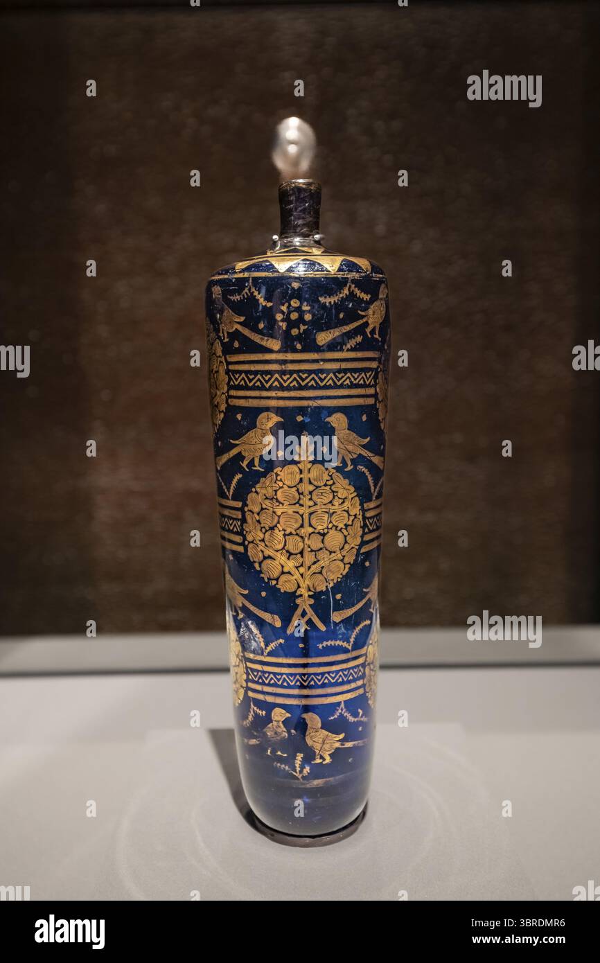Bottle, flacon, gilded glass, 12th century, Museum of Islamic Art, Doha ...
