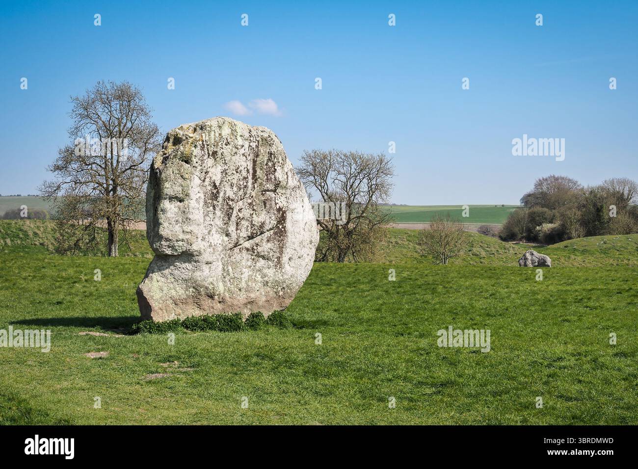 Neolithic standing stones and henge at Avebury, Wiltshire Stock Photo ...