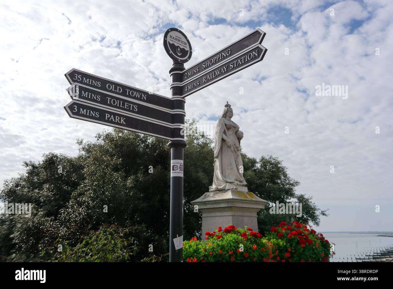 Queen Victoria statue, Dovercourt, Harwich, UK Stock Photo - Alamy