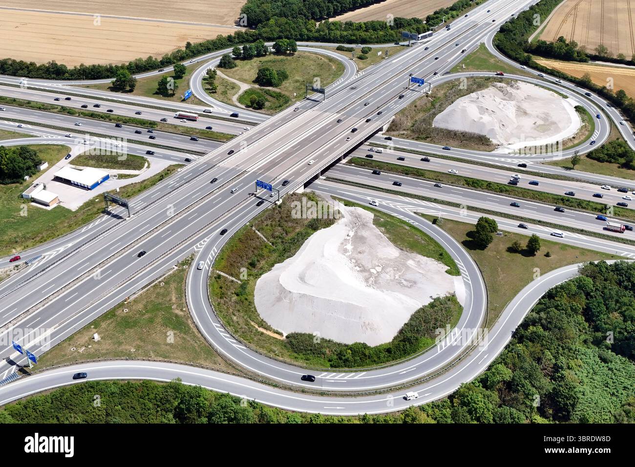 Autobahnkreuz Muenchen Ost .Die Autoban A94 kreuzt die Autoahn A99 ...