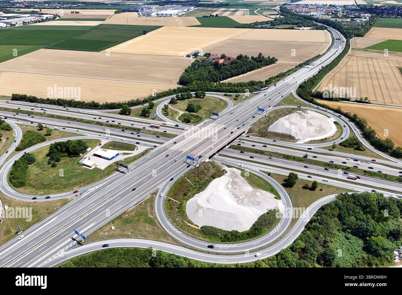 Autobahnkreuz Muenchen Ost .Die Autoban A94 kreuzt die Autoahn A99 ...
