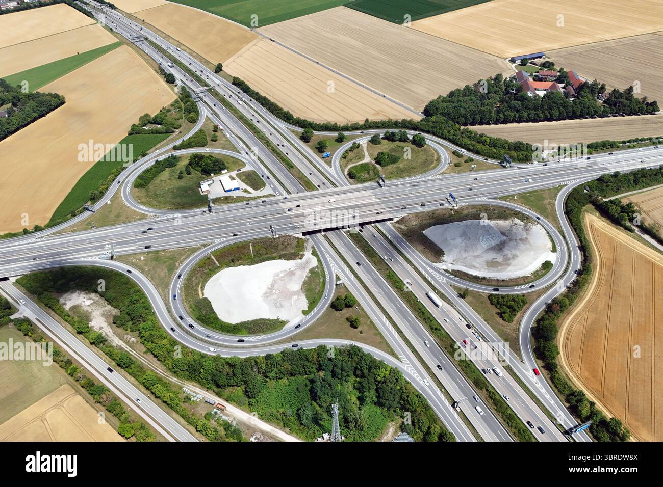 Autobahnkreuz Muenchen Ost .Die Autoban A94 kreuzt die Autoahn A99 ...