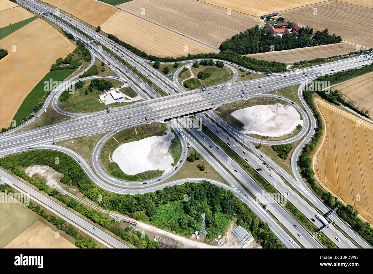 Autobahnkreuz Muenchen Ost .Die Autoban A94 kreuzt die Autoahn A99 ...