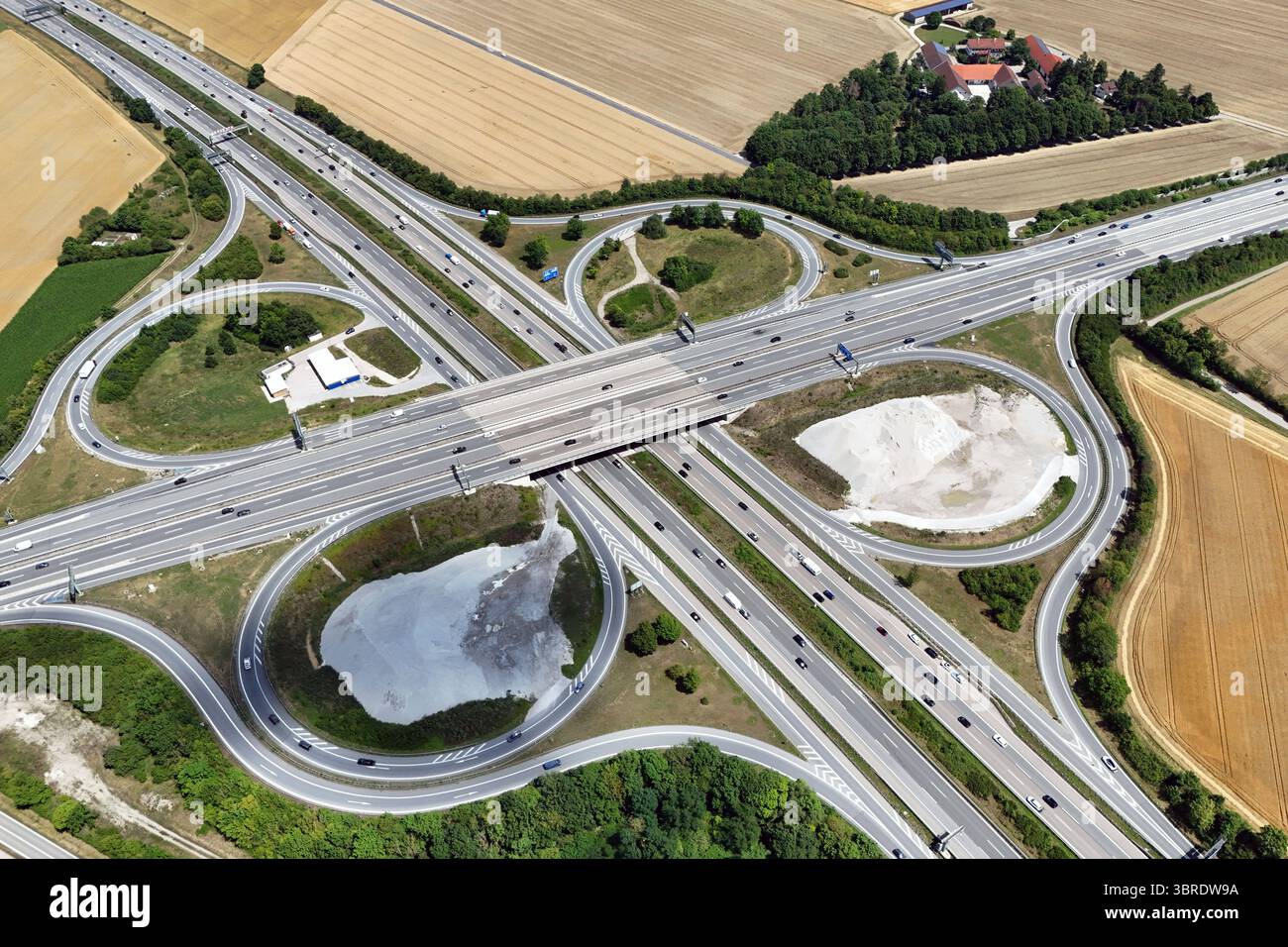 Autobahnkreuz Muenchen Ost .Die Autoban A94 kreuzt die Autoahn A99 ...