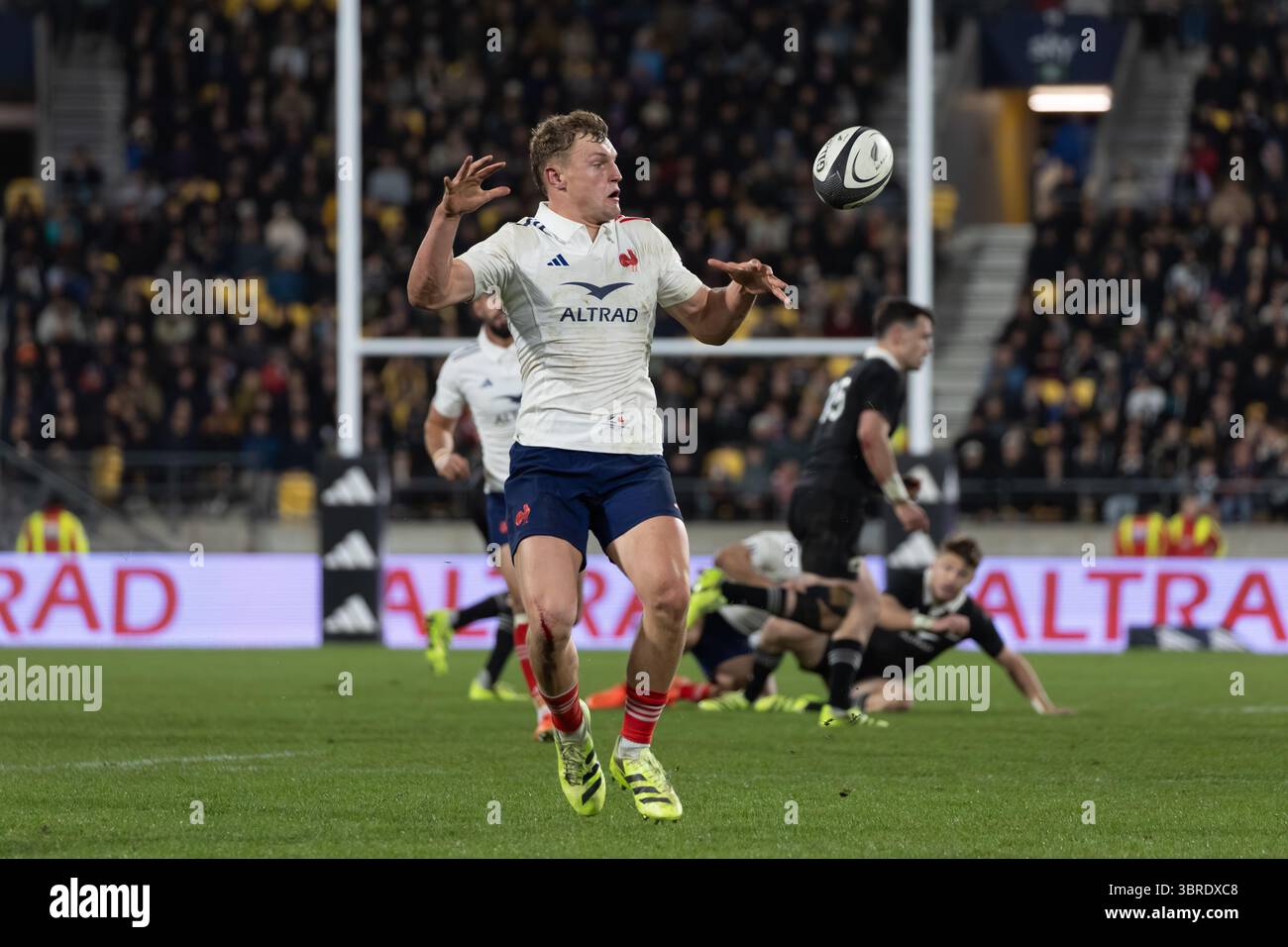 Rugby defensive position hi-res stock photography and images - Alamy