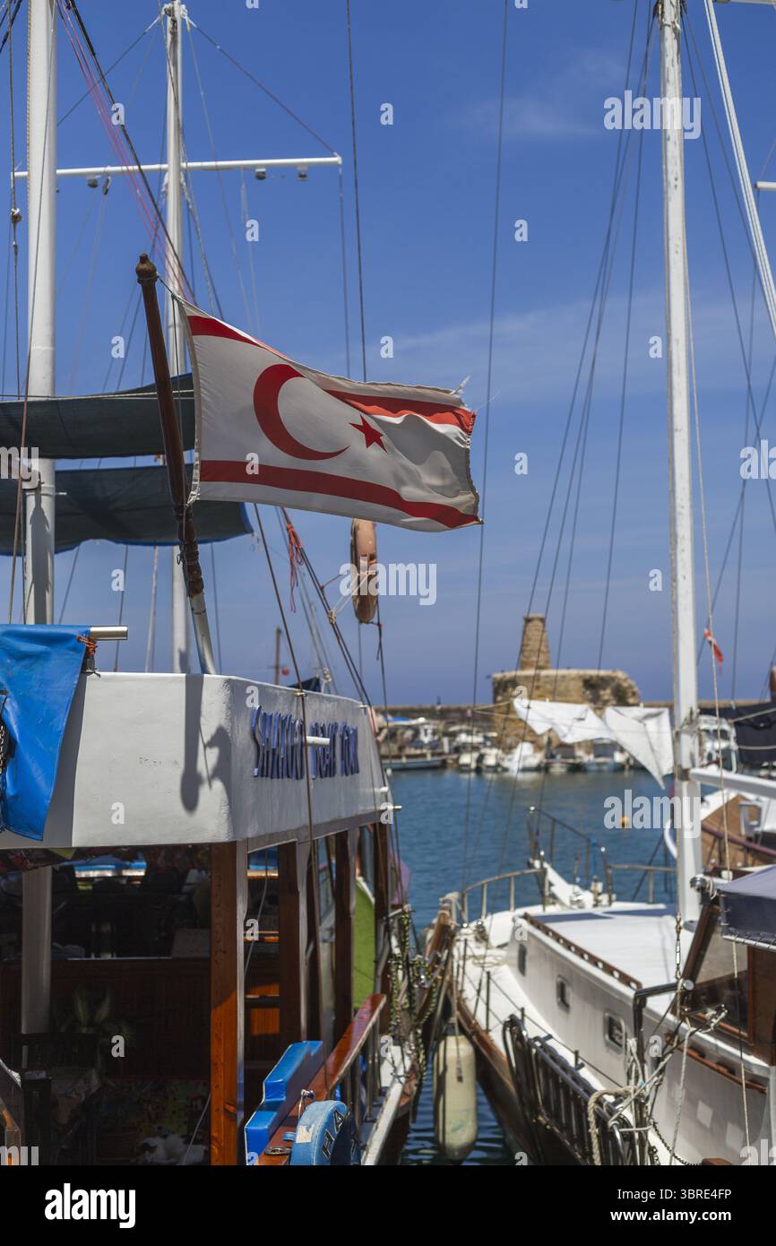 Boats masts architecture in hi-res stock photography and images - Alamy
