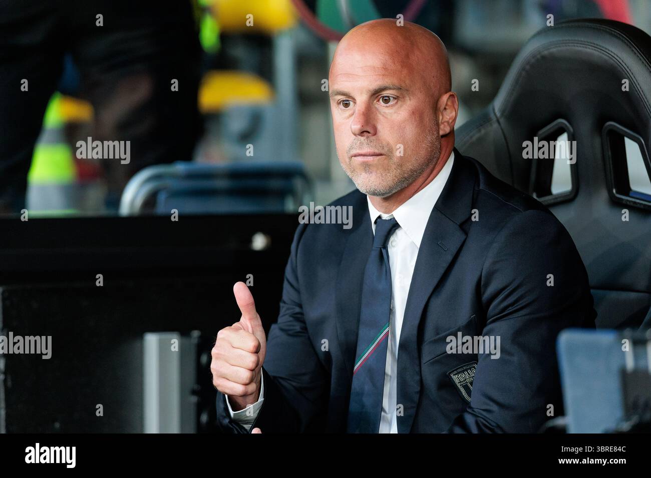 Andrea Soncin (Trainer Italien) zeigt Daumen hoch UEFA Women?s Euro ...