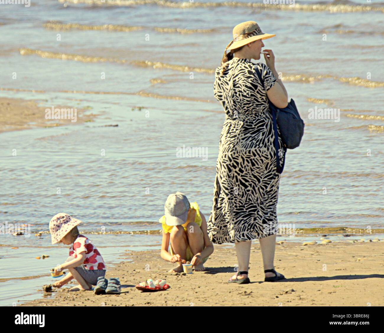 Prestwick, Ayr, Scotland, UK. 12th July, 2025. UK Weather: Scorching ...