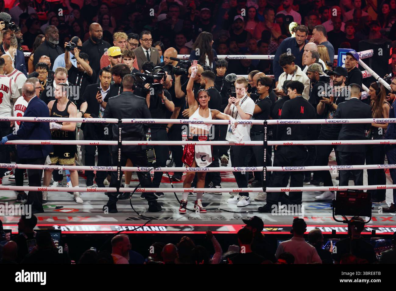 Katie Taylor vs. Amanda Serrano during Most Valuable Promotions and ...