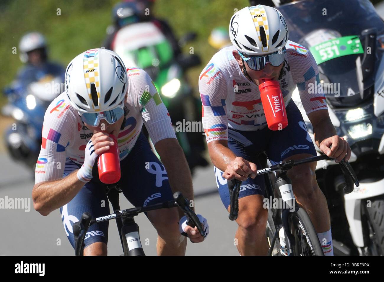 France's Matteo Vercher, left, and his teammate France's Mathieu ...