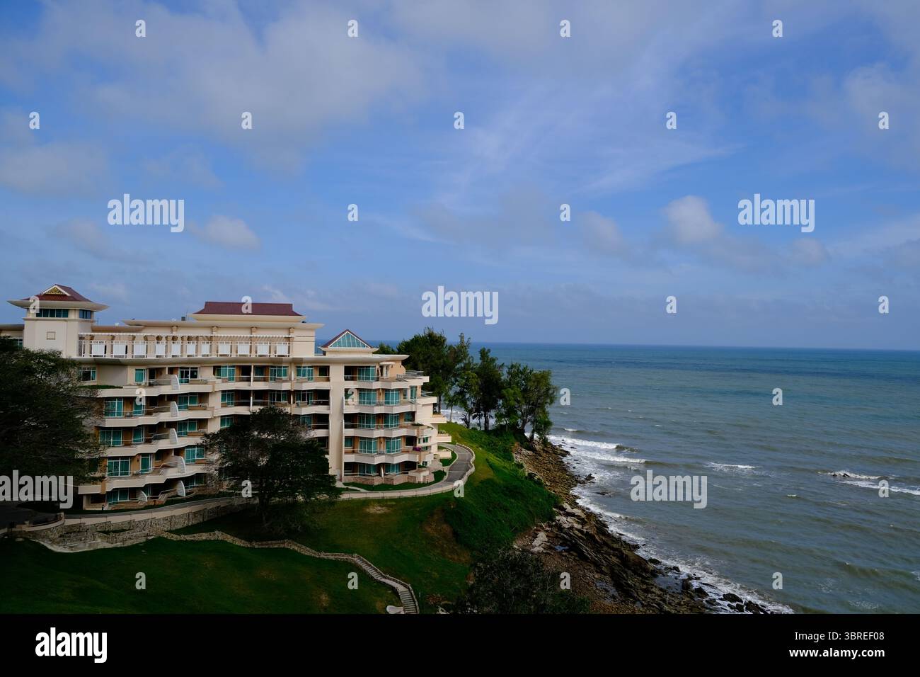 Discover the hidden gem of Southeast Asia – Brunei From golden domes to emerald rainforests ...