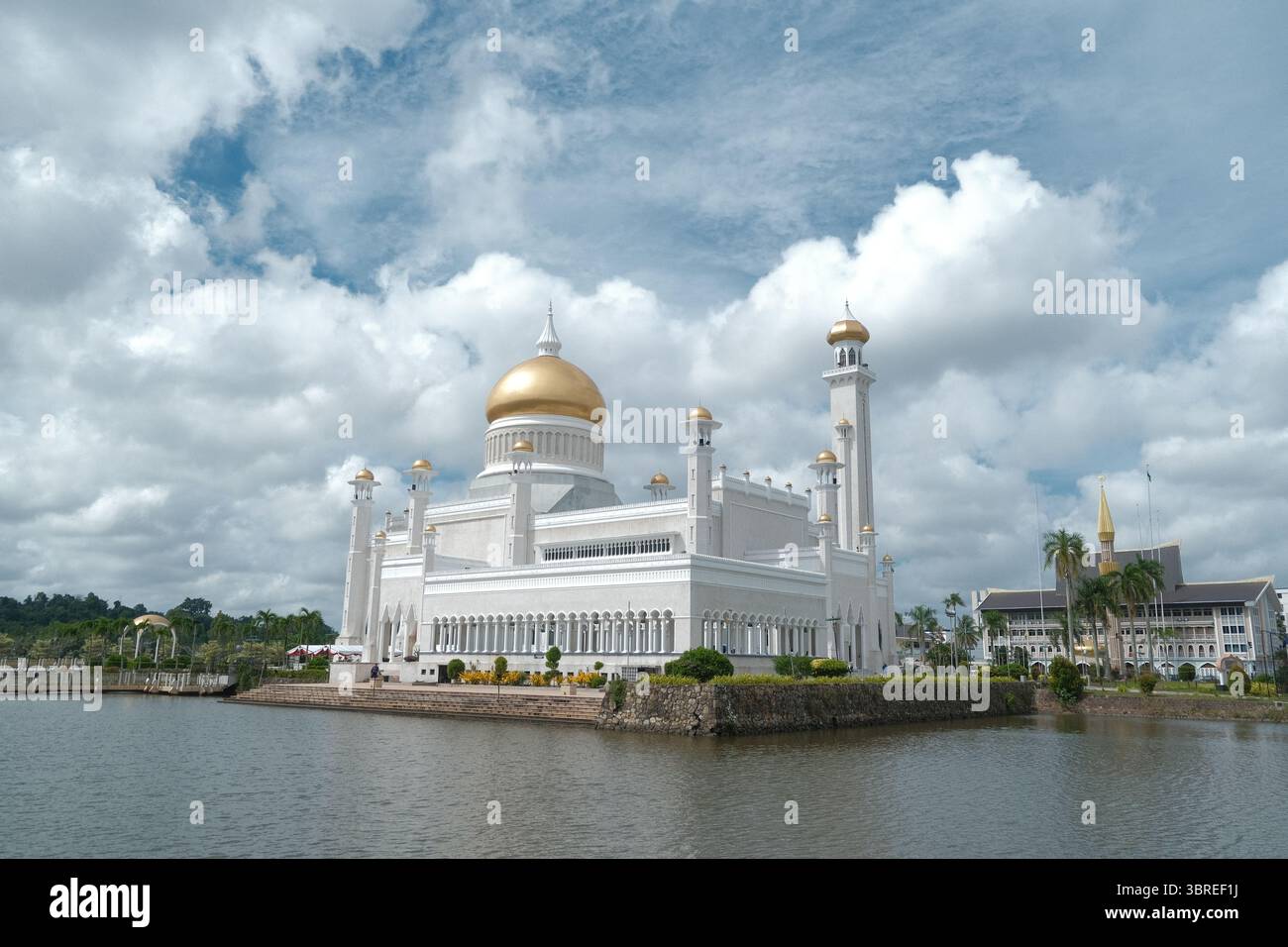Discover the hidden gem of Southeast Asia – Brunei From golden domes to ...
