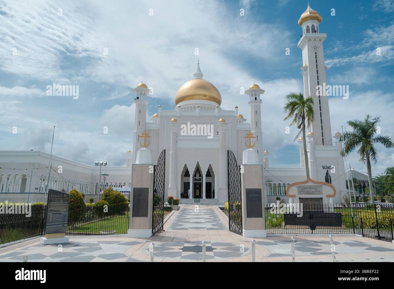 Discover the hidden gem of Southeast Asia – Brunei From golden domes to ...