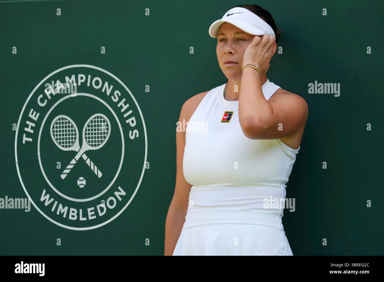 Amanda Anisimova of the U.S. reacts as she plays Poland's Iga Swiatek ...