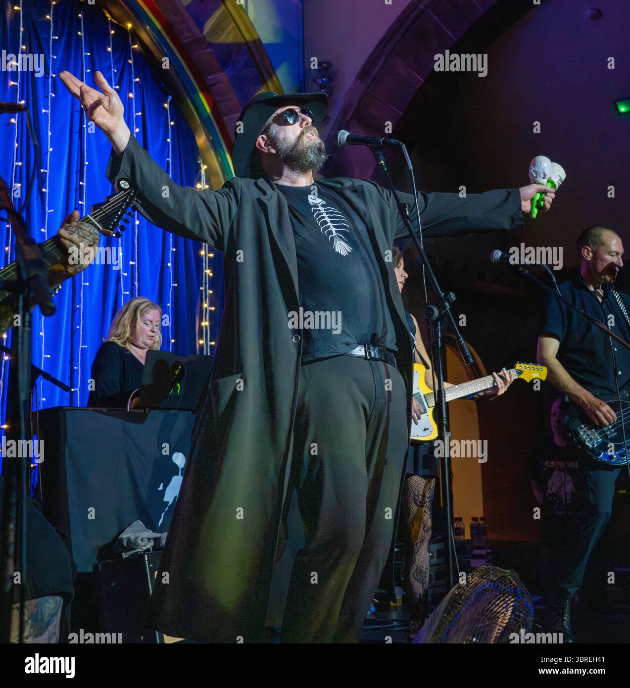Glasgow, Scotland, UK. 11th July 2025. Goodbye Mr Mackenzie putting on ...