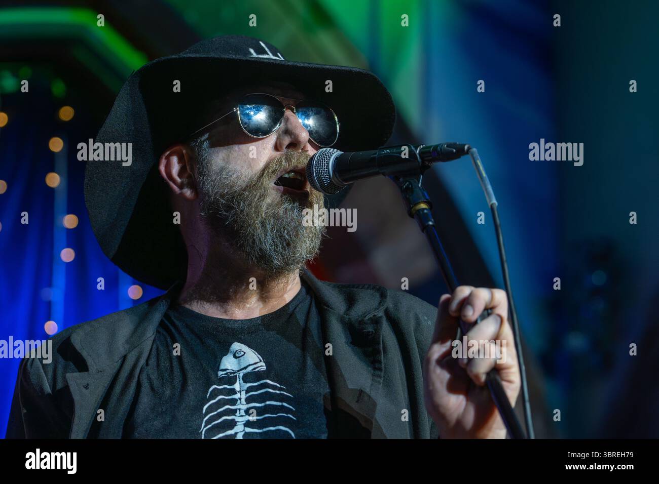 Glasgow, Scotland, UK. 11th July 2025. Goodbye Mr Mackenzie putting on ...