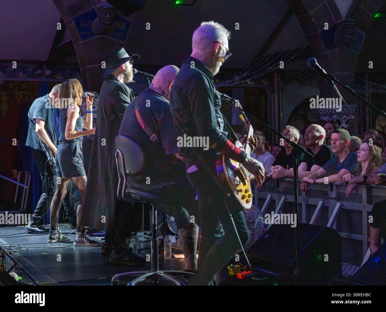 Glasgow, Scotland, UK. 11th July 2025. Goodbye Mr Mackenzie putting on ...