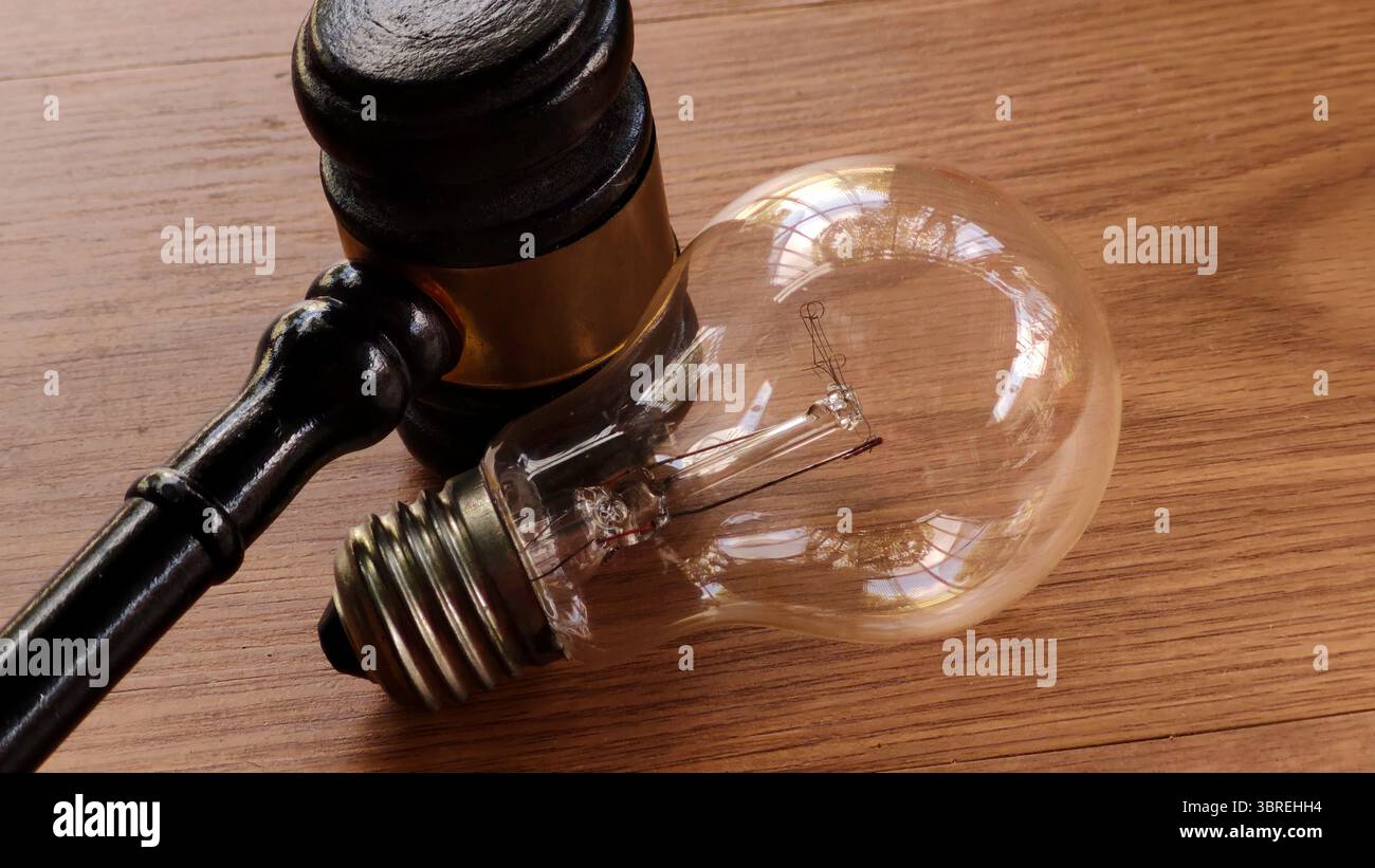 Light bulb in table hi-res stock photography and images - Alamy