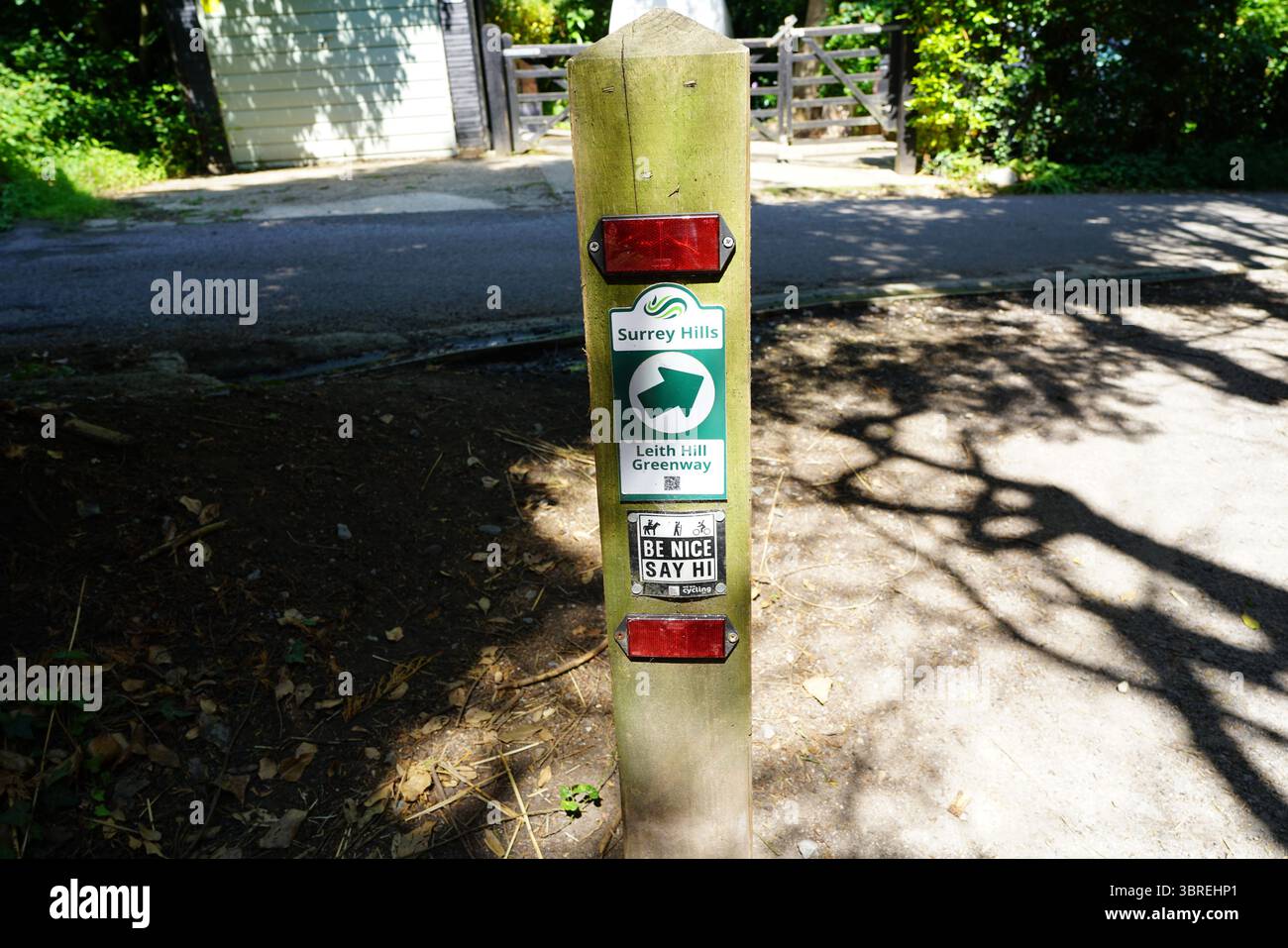 Directional signpost scenic entrance hi-res stock photography and ...