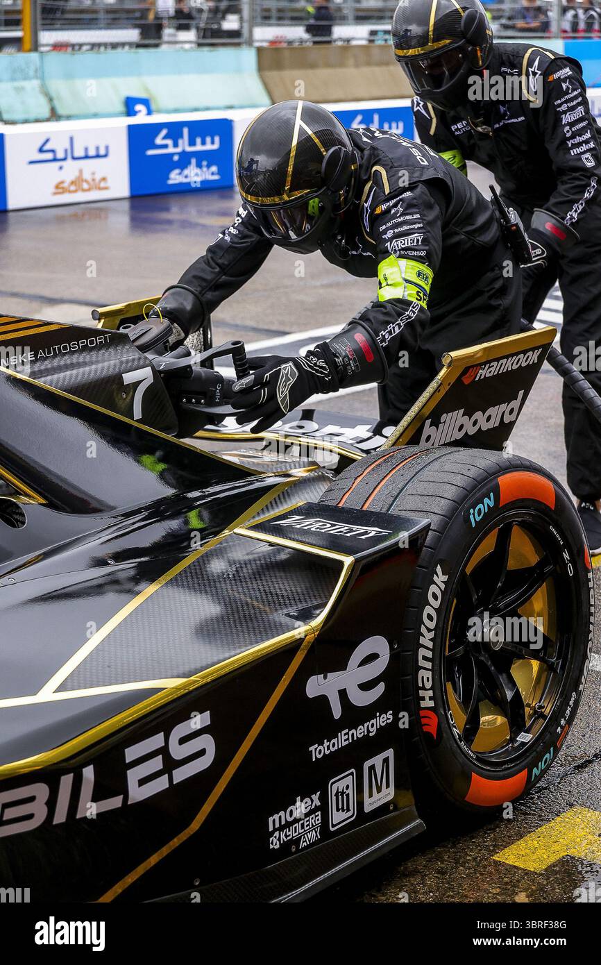 Recharge boost during the Berlin ePrix, 13th and 15th round of the 2024 ...