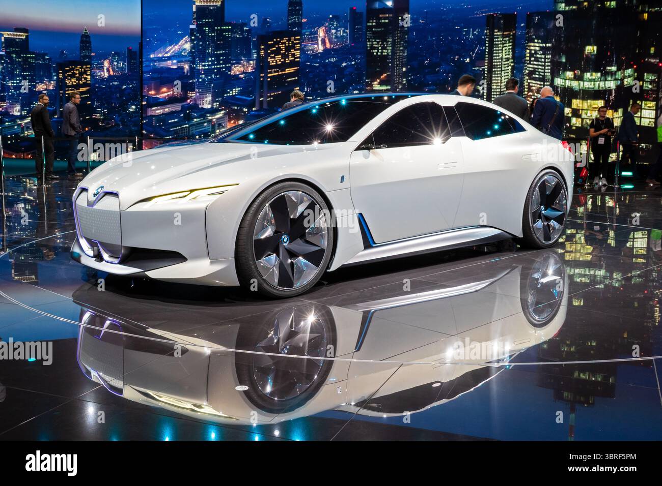 Bmw ivision dynamics hi-res stock photography and images - Alamy