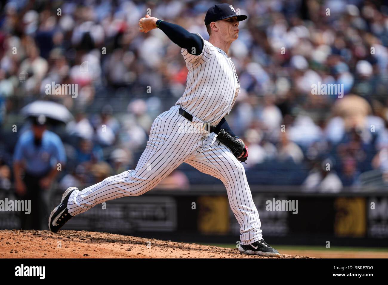 New York Yankees pitcher Ian Hamilton (71) throws during the fifth ...