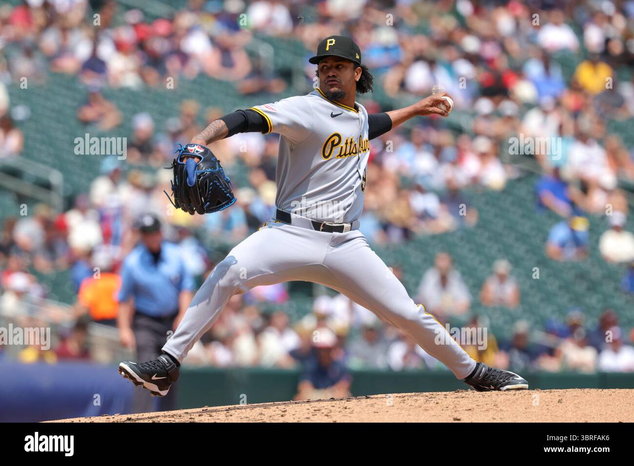 Minneapolis. 12th July, 2025. Pittsburgh Pirates pitcher Génesis ...