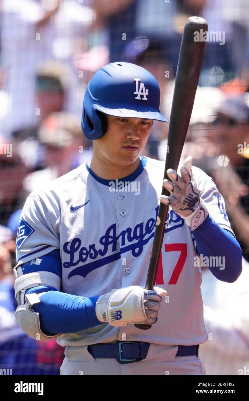 Los Angeles Dodgers' Shohei Ohtani gets ready to bat against the San ...