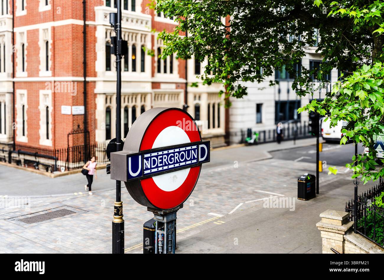 Classic red and blue roundel of the London Underground at Temple ...