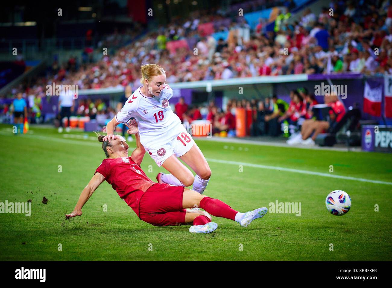 Luzern, Deutschland. 12th July, 2025. Sylwia Matysik (6; Polen) und ...