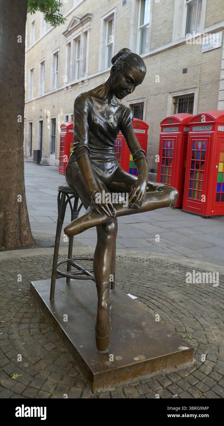 London, England, United Kingdom 26th May 2025 Ballerina Statue and ...