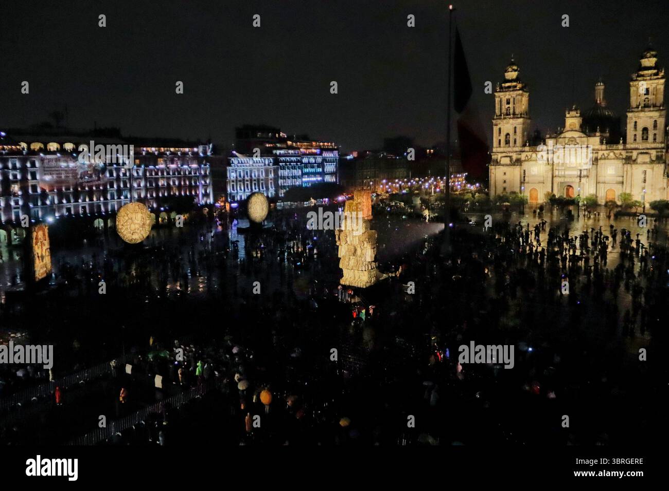 Mexico City, Mexico. 11th July, 2025. Inauguration of the Light show to ...