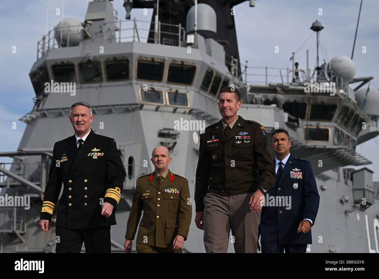 (lt-rt) Australian Defence Force Chief of Joint Operations, Vice ...