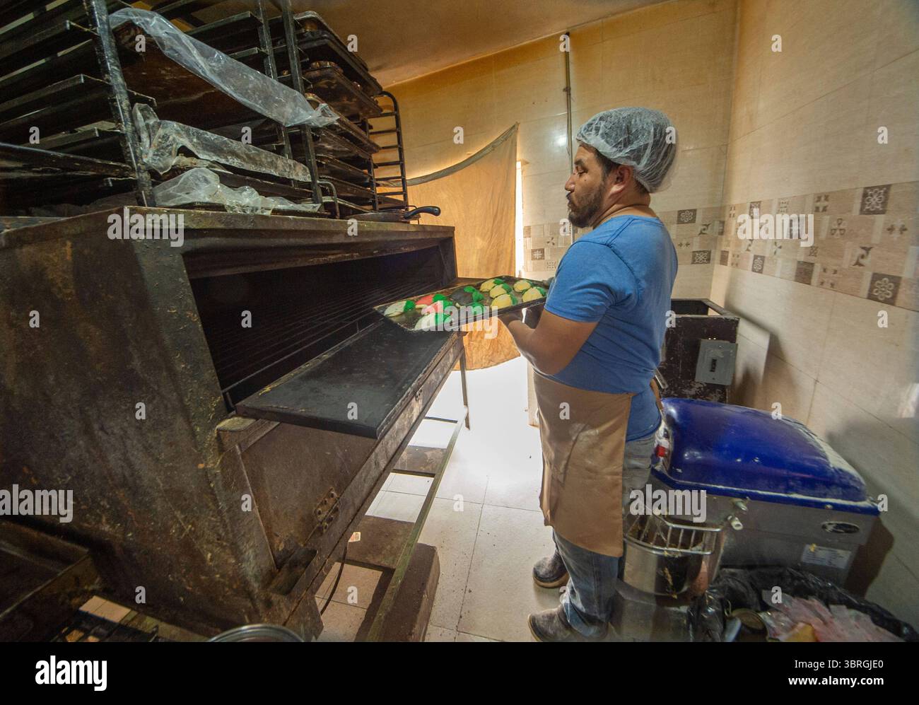 Production of Mexican Sweet Bread Concha Elote Baker Carlos Malagon of ...
