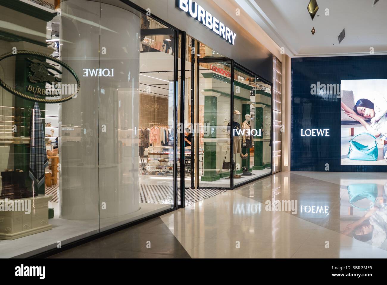 Retail zones hi-res stock photography and images - Alamy