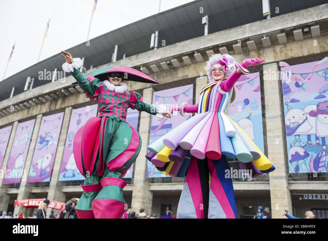 Dulce Compania stilt figures at the Lollapalooza Festival in the ...