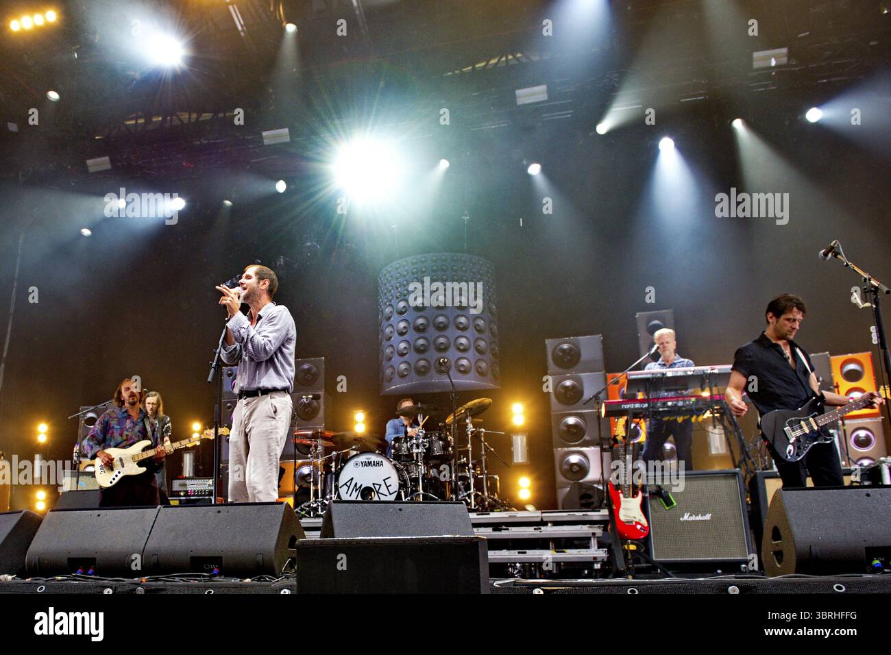 Marco Michael Wanda, singer, Manuel Christoph Poppe, guitarist ...