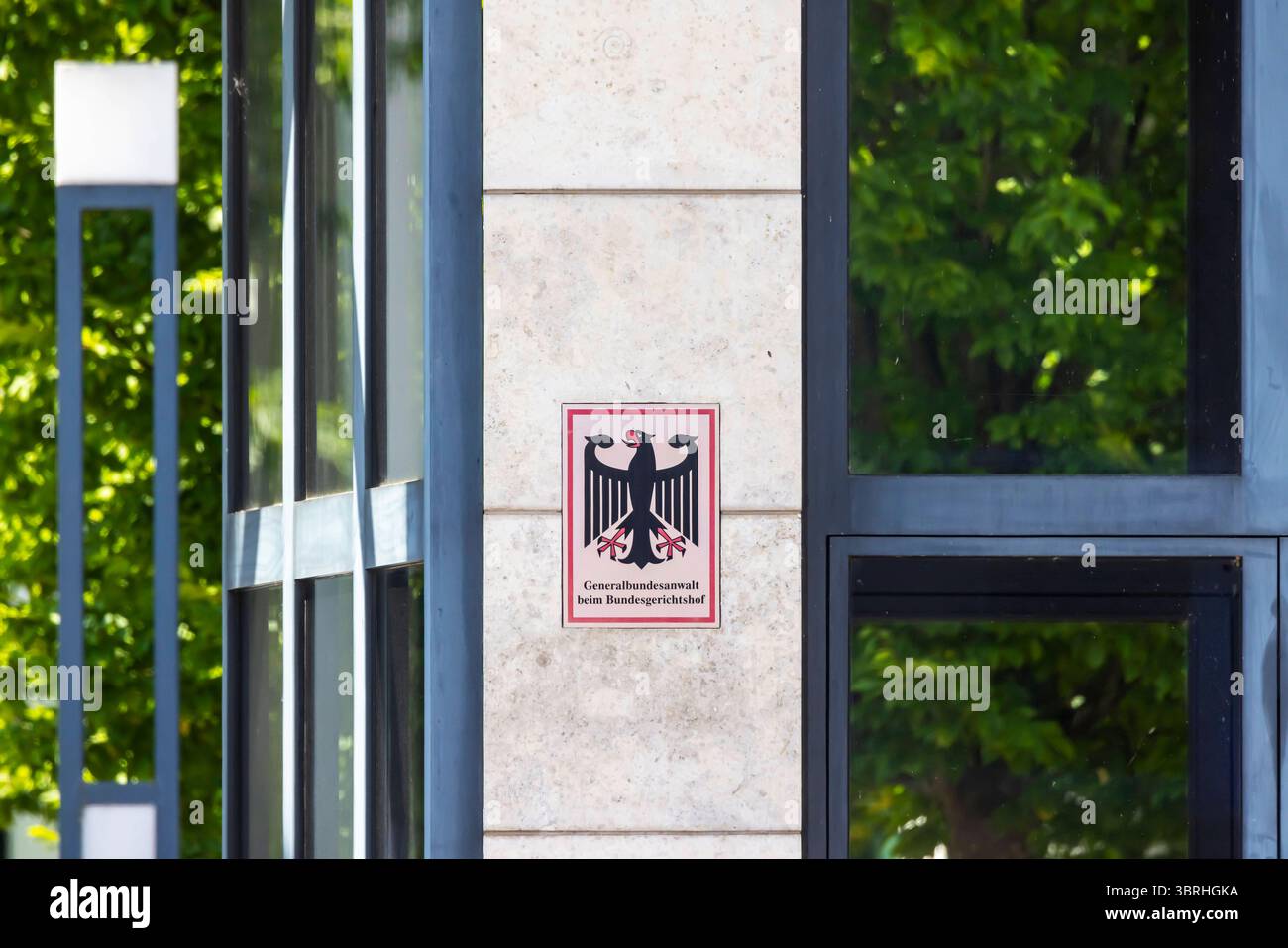 Generalbundesanwalt beim Bundesgerichtshof in Karlsruhe. Amtsschild am ...