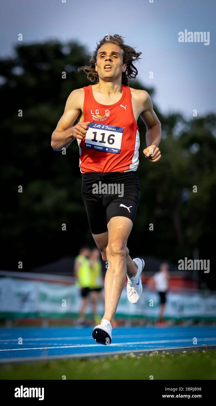 Markus G?rger (LG Region Karlsruhe) unterwegs im 5000m-Rennen der M?nner; LAV & Friends ...