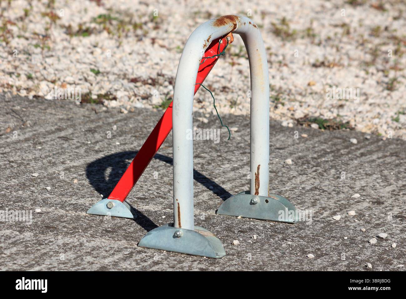 U shaped barrier hi-res stock photography and images - Alamy