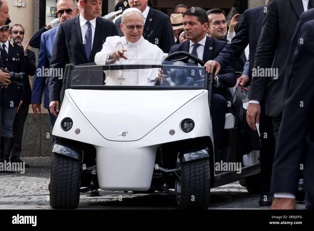 **NO LIBRI** Italy, Castel Gandolfo , Vatican, 2025/7/13 Pope Leo XIV ...