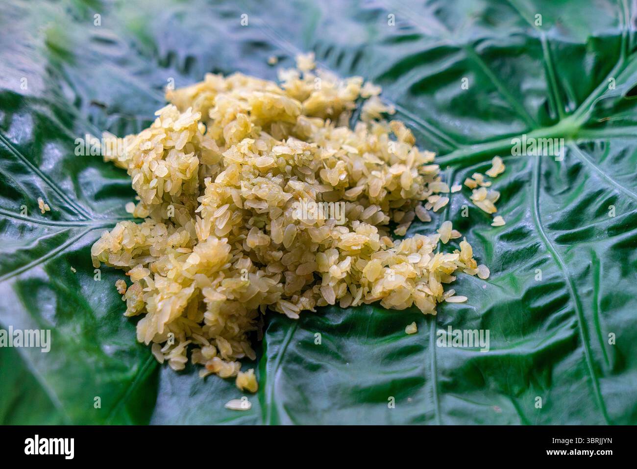 Green sticky rice (Com Xanh) wrapped in lotus leaves, very fragrant and ...