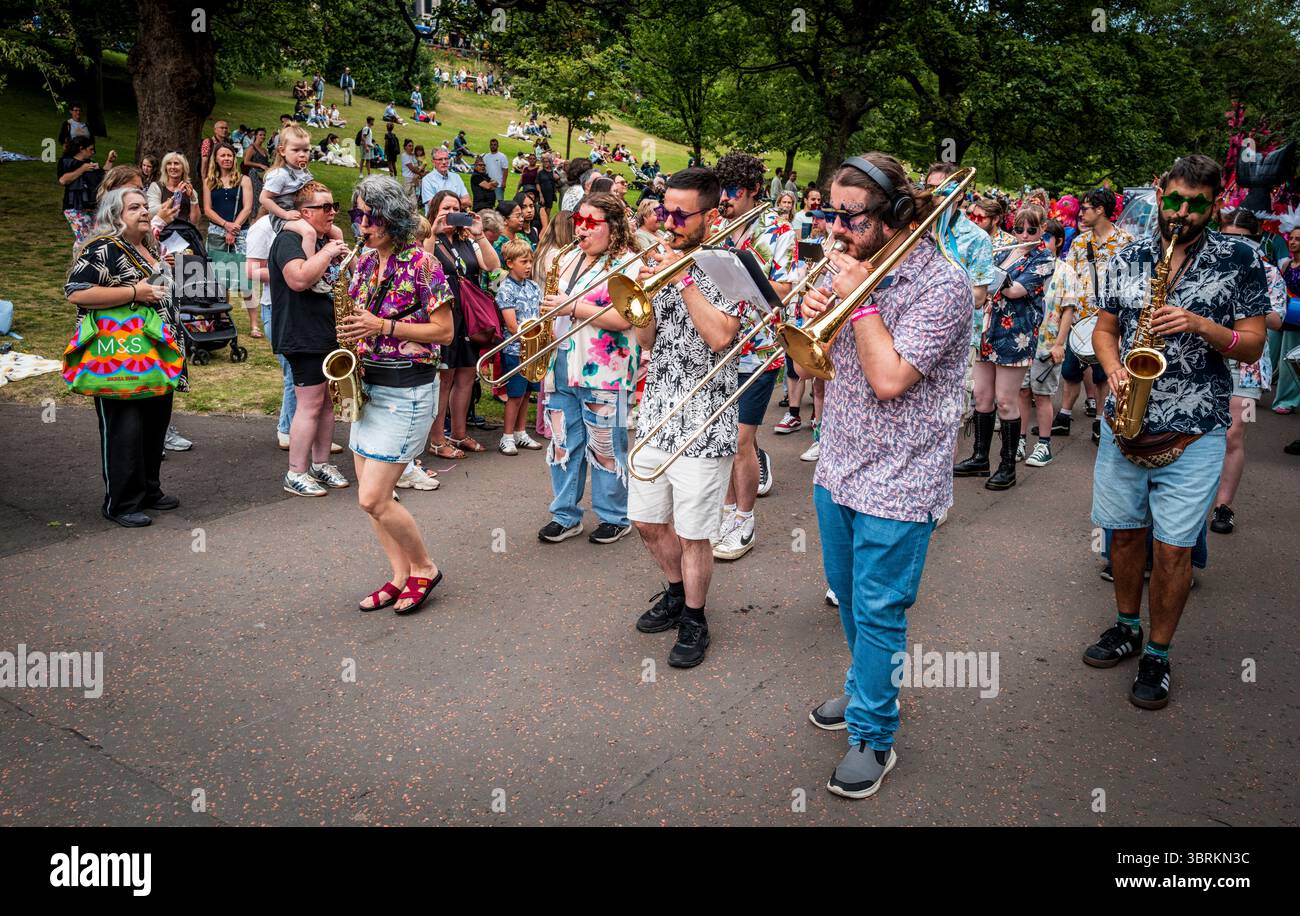 EDINBURGH FESTIVAL CARNIVAL 2025 Sunday 13th July 2025: Over 700 ...