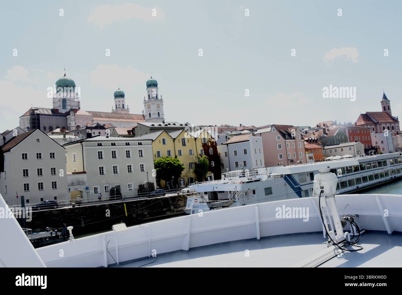 Passau 13.07.2025 Donauschifffahrt Anlegestelle Touristschiffe Passau ...