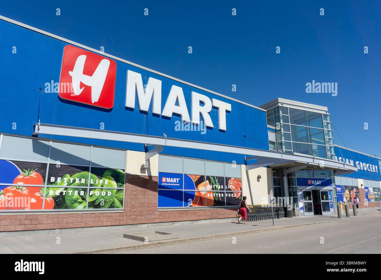 CALGARY, CANADA - MAY 30, 2025: Store logo of H Mart in Calgary, an ...