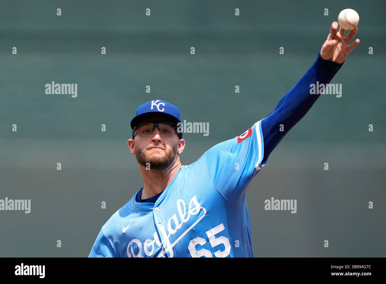 Kansas City Royals starting pitcher Noah Cameron throws during the ...