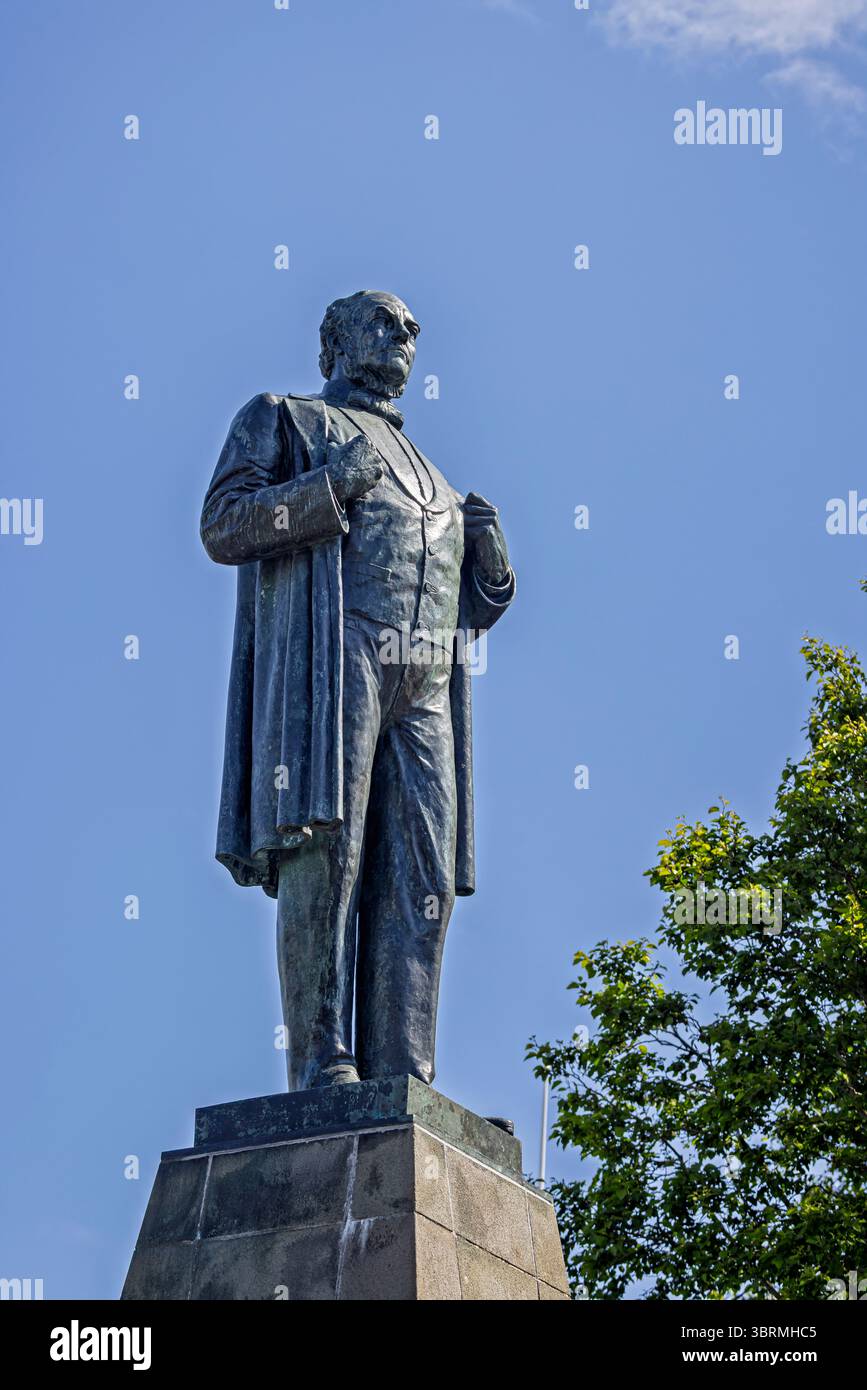 Statue of Jon Sigurdsson, leader of Iceland Independence movement in ...
