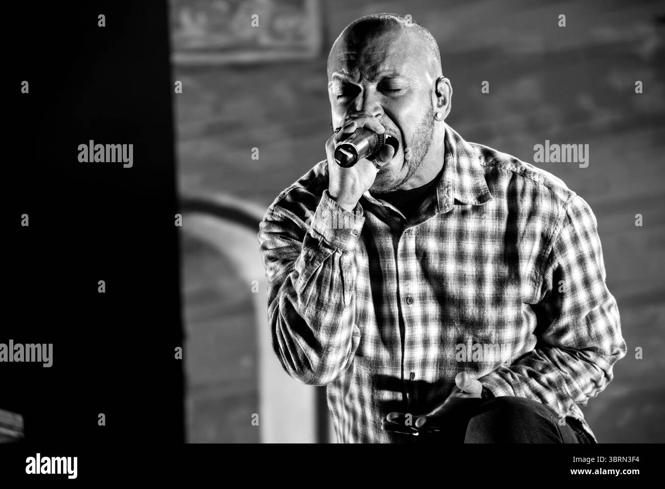 Ivo Rosario is the lead singer of the Portuguese Linkin Park tribute ...