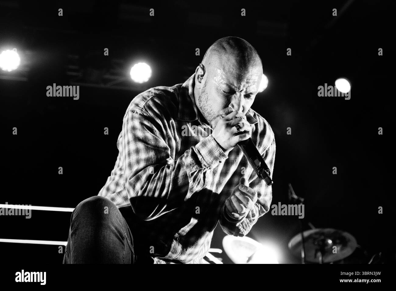 Ivo Rosario is the lead singer of the Portuguese Linkin Park tribute ...