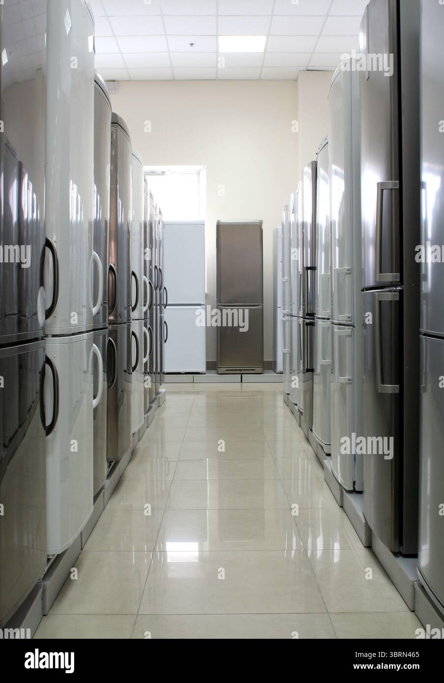 Fridges rows hi-res stock photography and images - Alamy